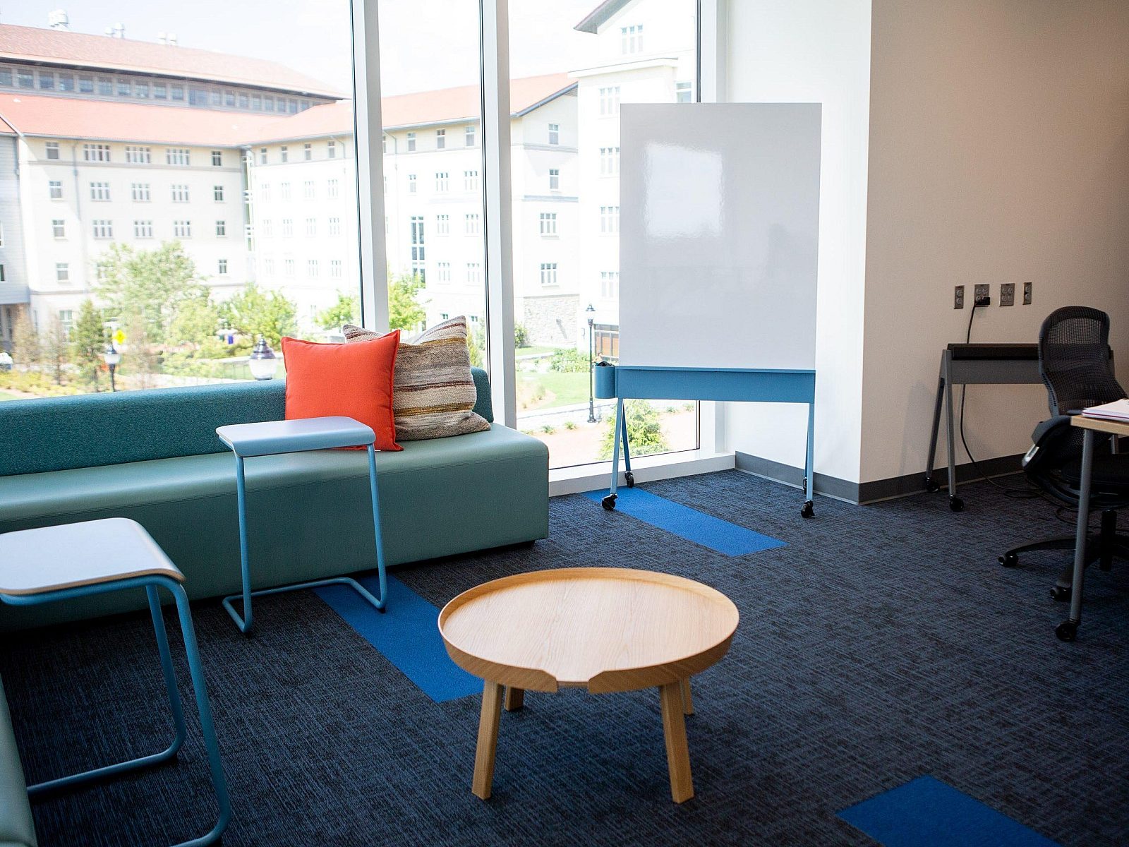 HB Workplaces | Explore Your New Workspace