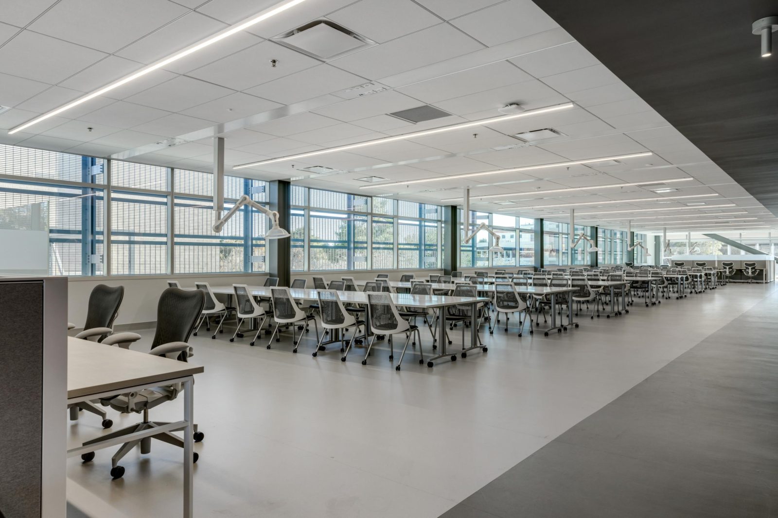 HB Workplaces | UNLV Advanced Engineering Building (AEB)